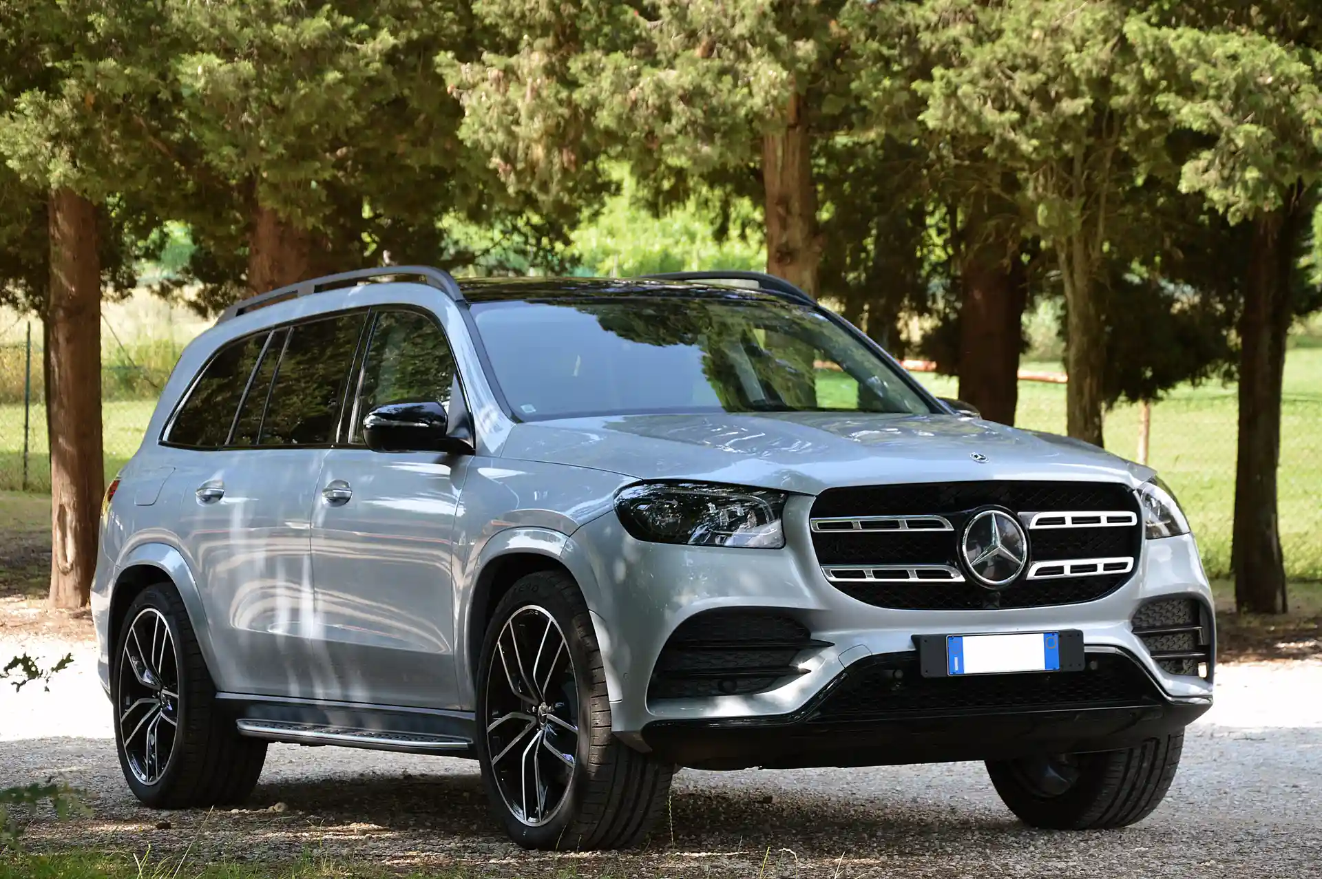 Mercedes GLS 400 Silver - Karisma Luxury Rental